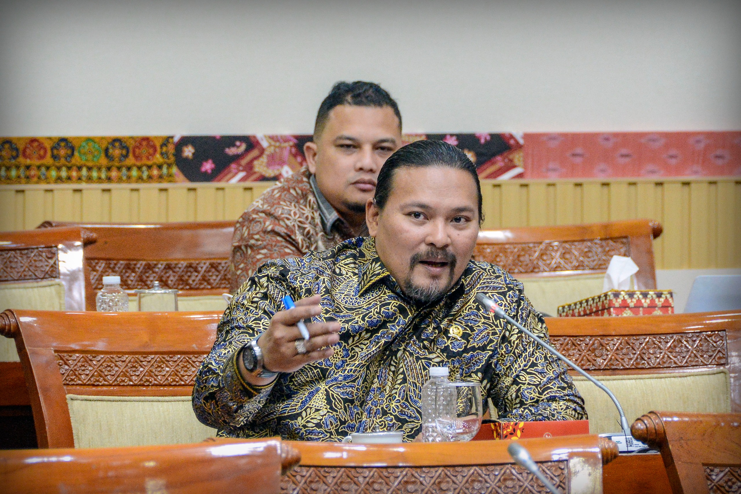 Martin Tumbelaka Dorong Evaluasi dan Sanksi atas Penyalahgunaan Mobil ...