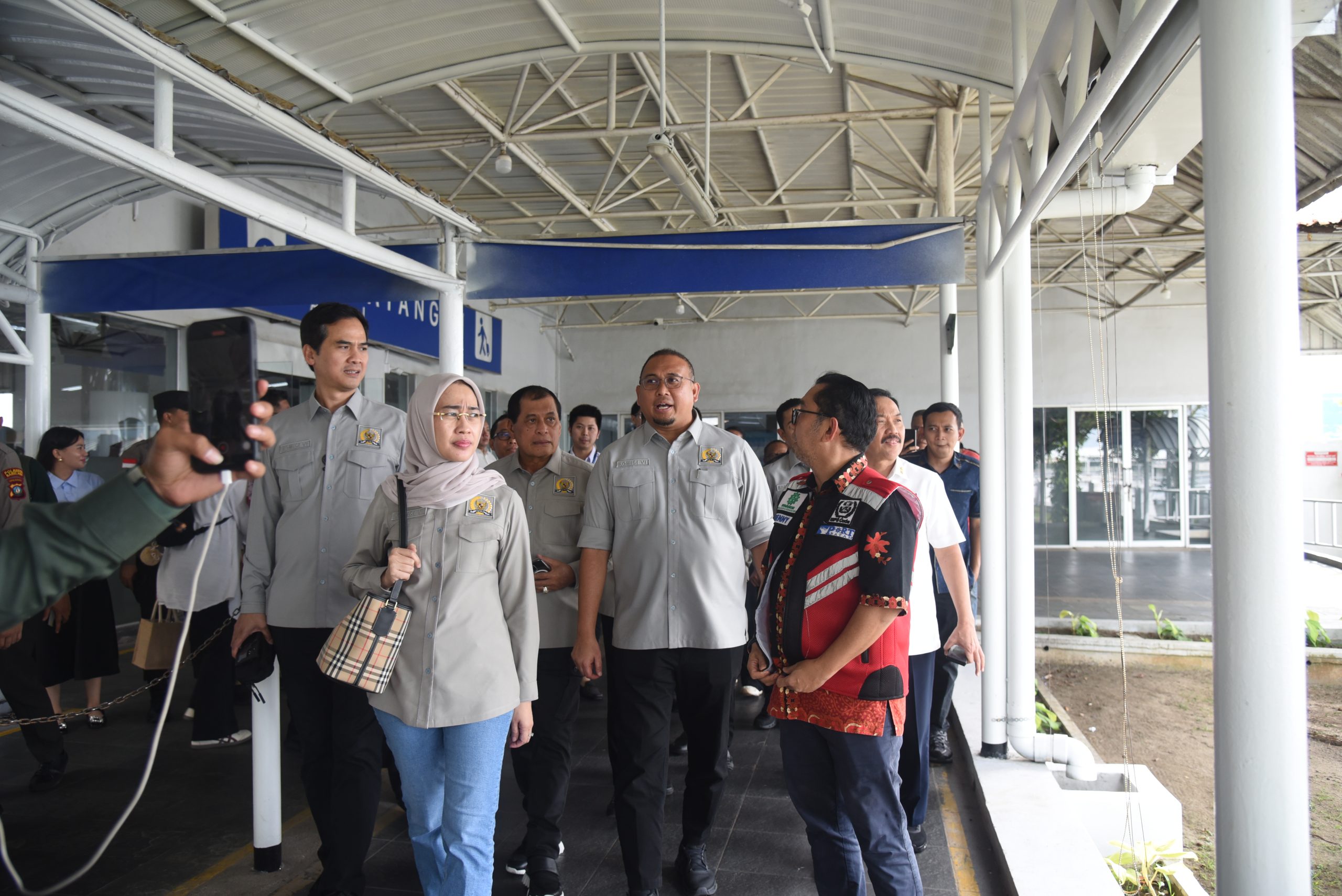 Andre Rosiade Tegaskan Sengketa Pelabuhan Batam Harus Diselesaikan ...