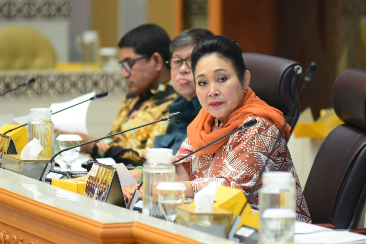 Titiek Soeharto Awali Raker Komisi IV dengan Doa untuk Korban ...